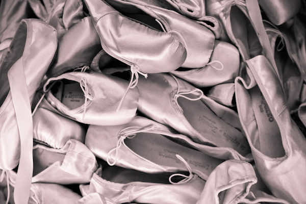 A Complete Guide to Pointe Shoes – Studio R Ballet